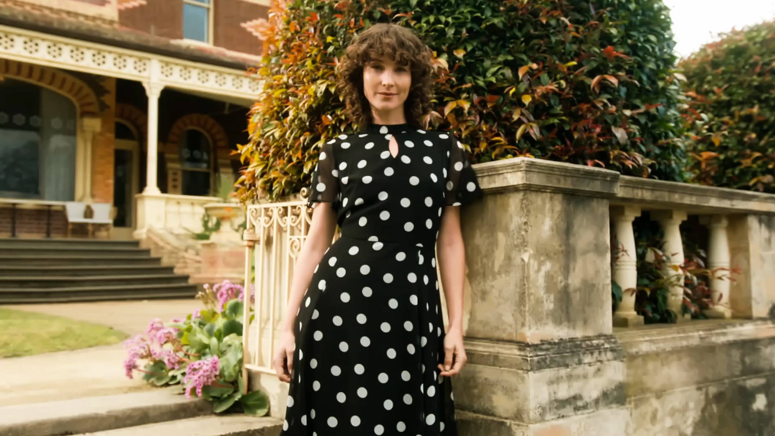 Jacqui E Official Site | Shop The Latest Women's Fashion