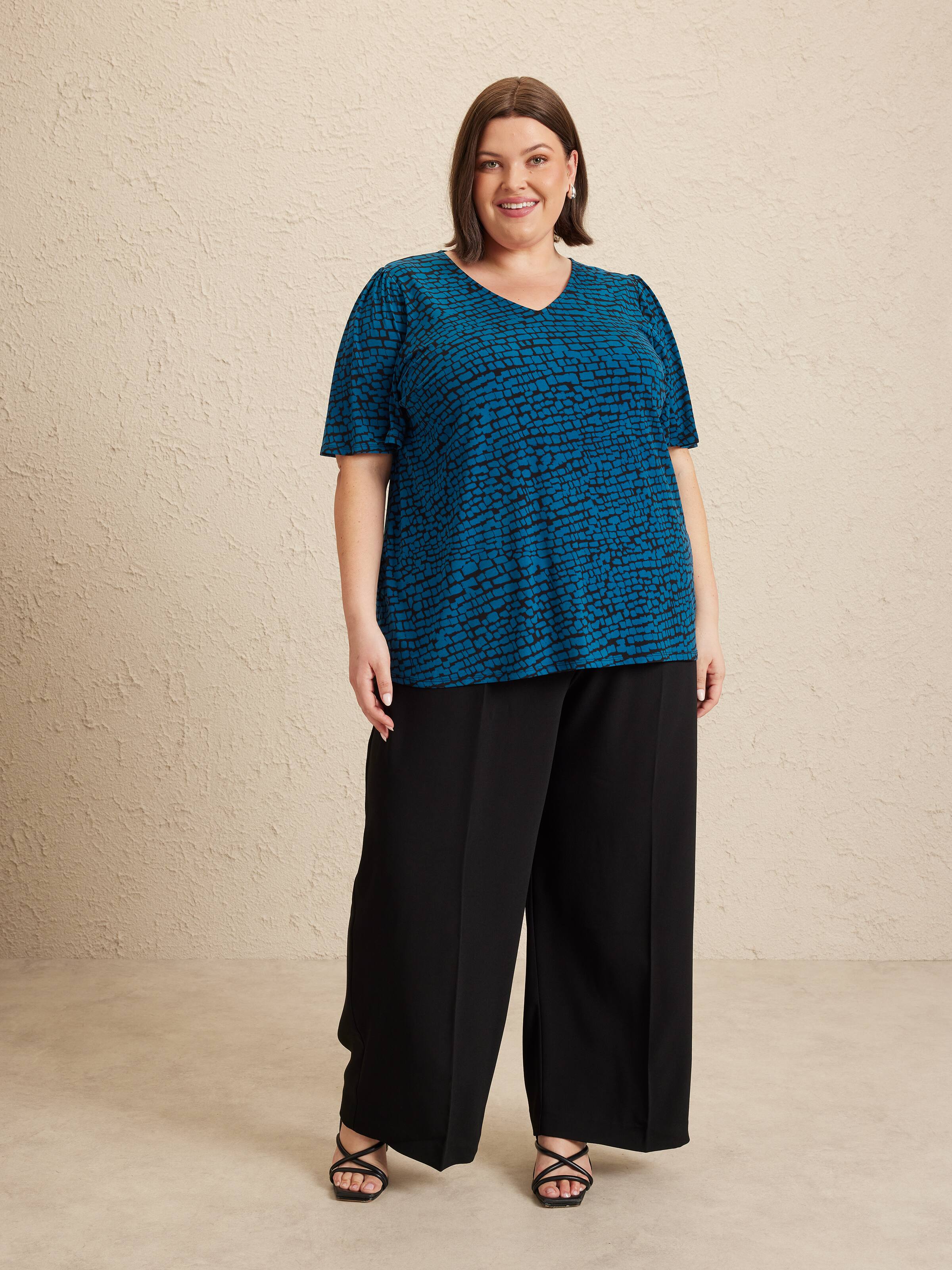 Jacqui E Curve Tops for Women | Shop Trendy Plus Size Tops