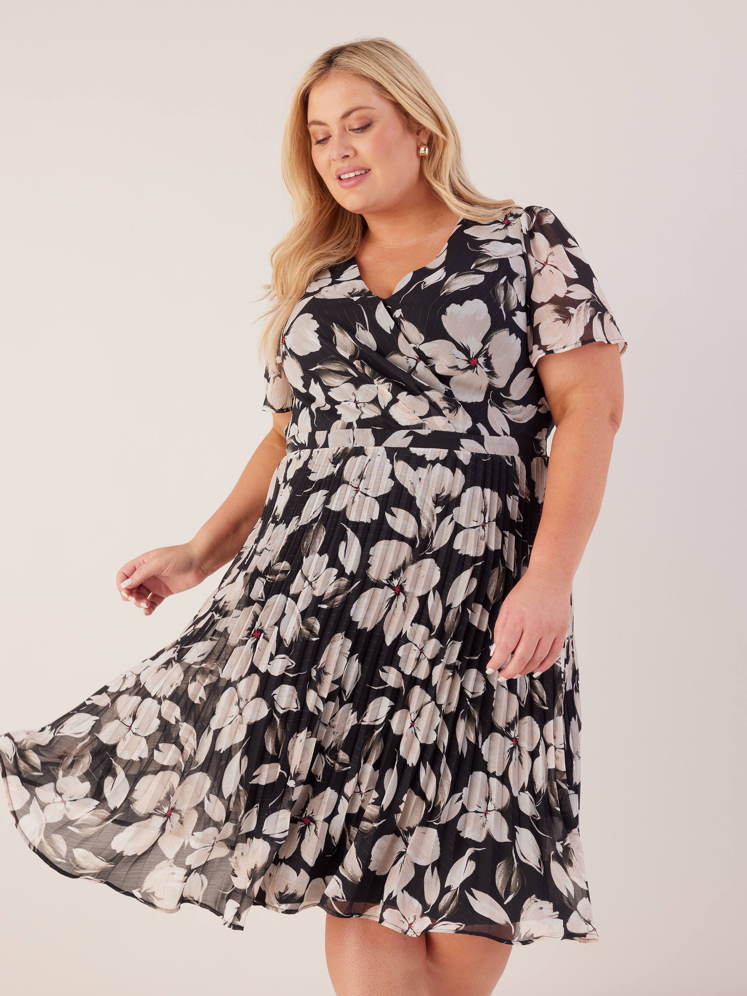Curve Dresses & Plus Size Dresses | Jacqui E Online