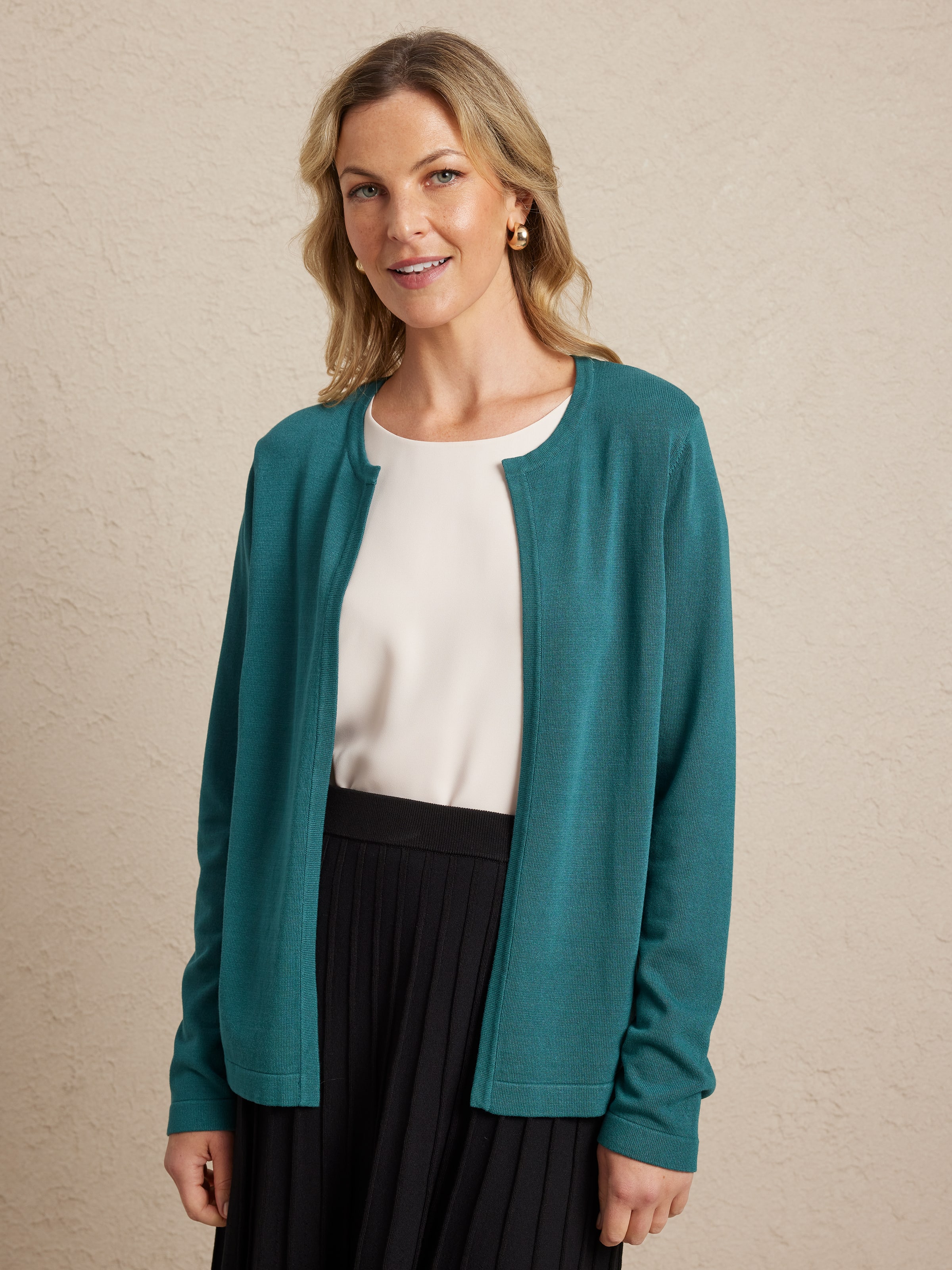 Luna Cardi - JacquiE Online